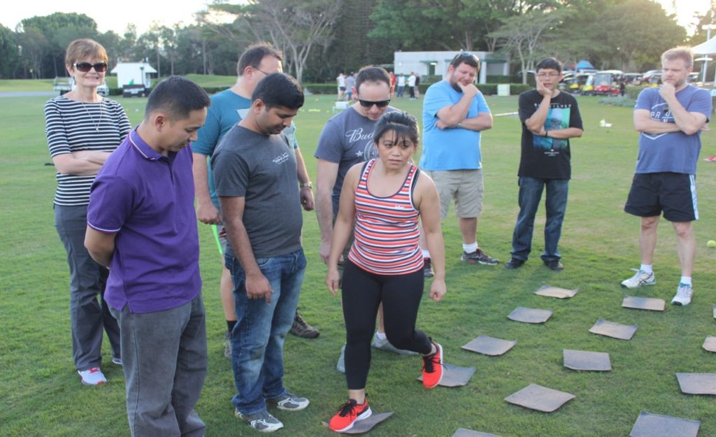 Rise and Fall Team Building - Team Building Activity